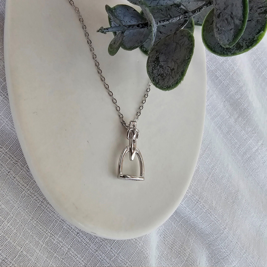 MARK OF A SINGLE STIRRUP NECKLACE – Riders Saddlery